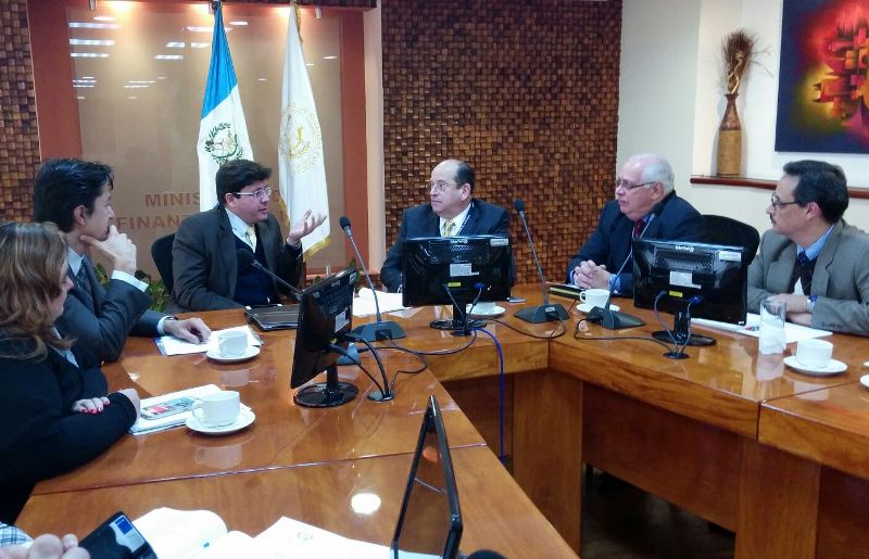 Autoridades del Mides tratan tema presupuestario – Ministerio de ...